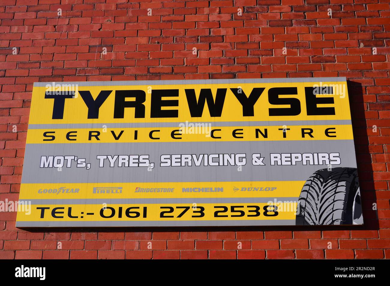 Tyrewyse services hi-res stock photography and images - Alamy