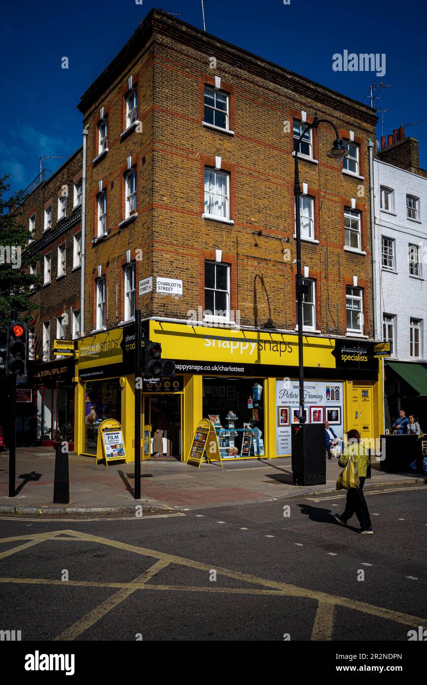 Corner shop london hi-res stock photography and images - Alamy