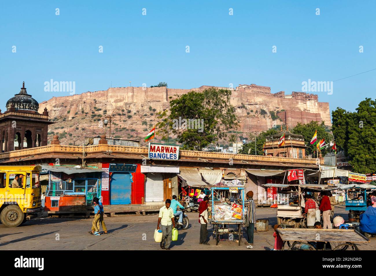 India rajasthan jodhpur bazaar fort hi-res stock photography and images ...