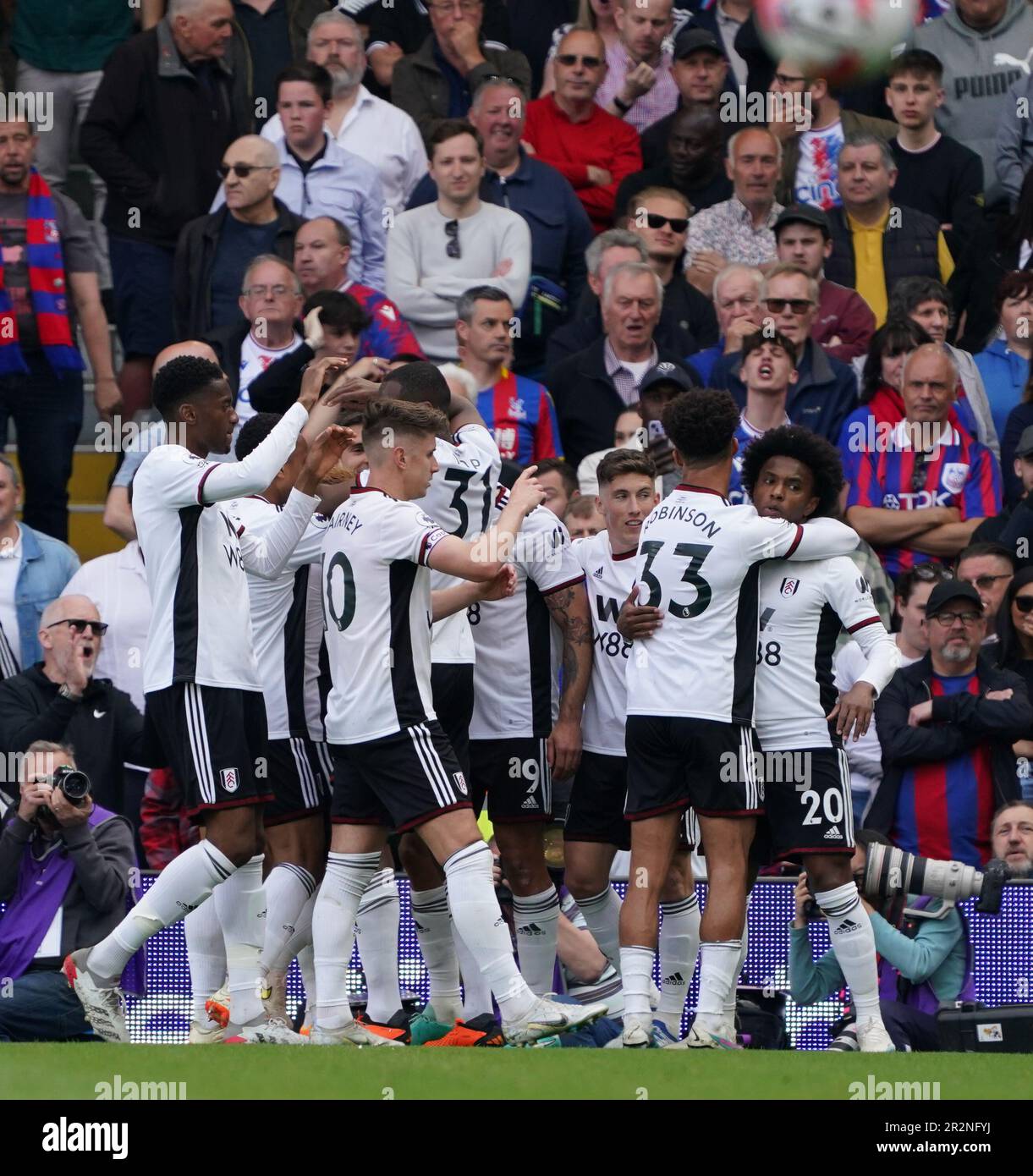 LONDON, ENGLAND - MAY 20: Fulham celebrating making it 2-1 during the ...