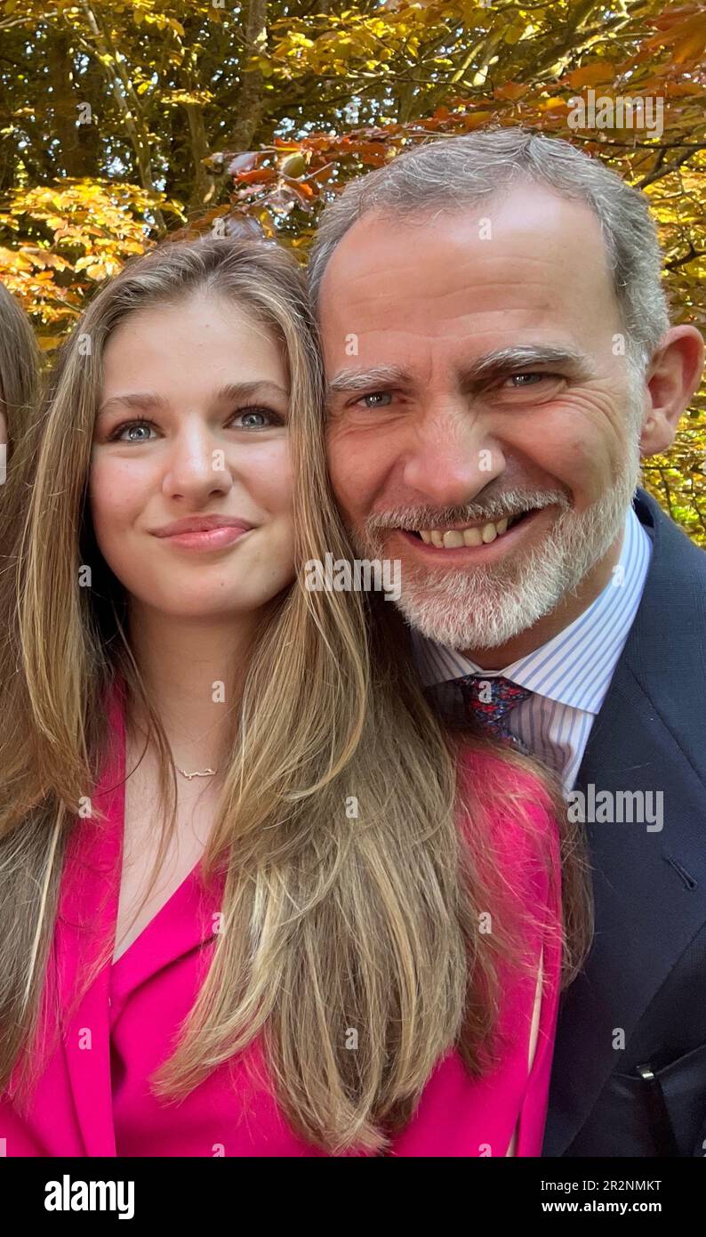 Crown princess leonor and princess sofia hi-res stock photography and ...