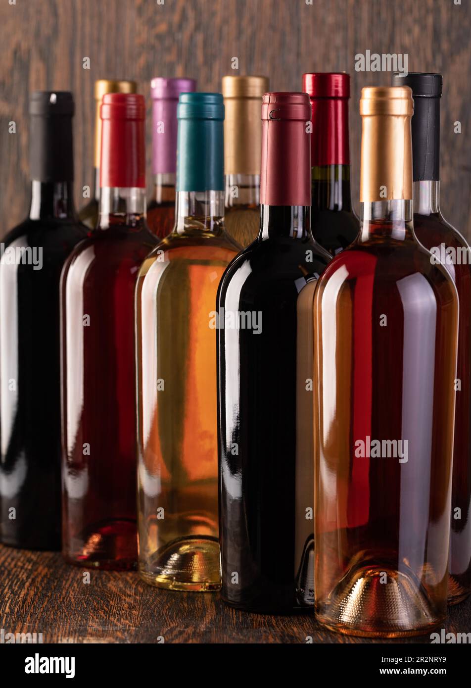 Lined up bottles hi-res stock photography and images - Alamy