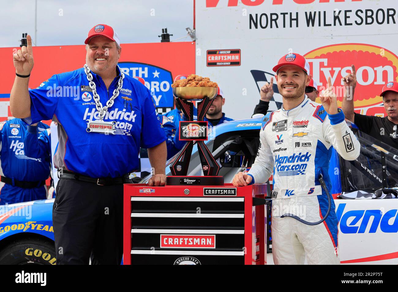 NORTH WILKESBORO, NC - MAY 20: Kyle Larson (#7 Spire Motorsports ...