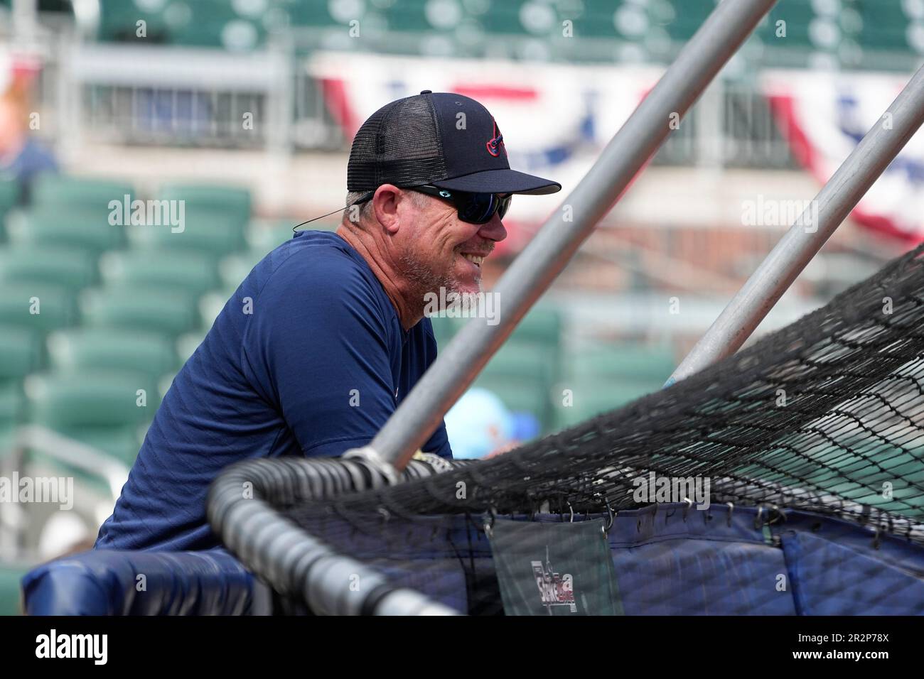 Atlanta Braves hitting consultant Chipper Jones (10) watches during ...