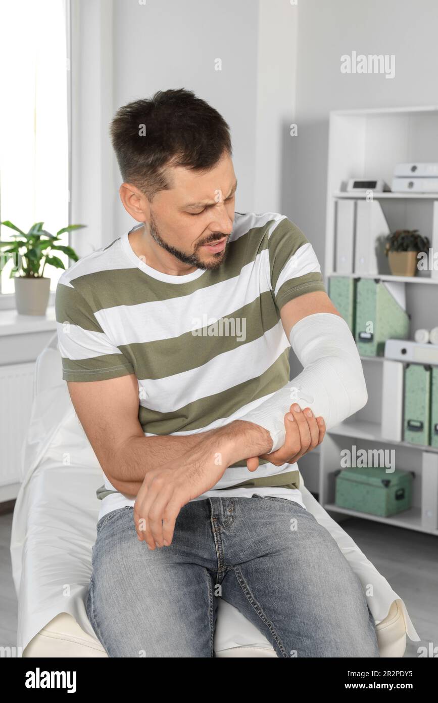 Bandage wrapped man hi-res stock photography and images - Alamy