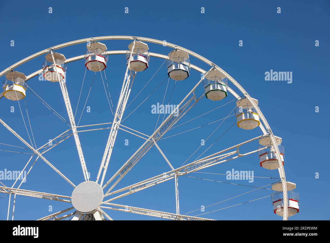 Large white ferris wheel against hi-res stock photography and images ...