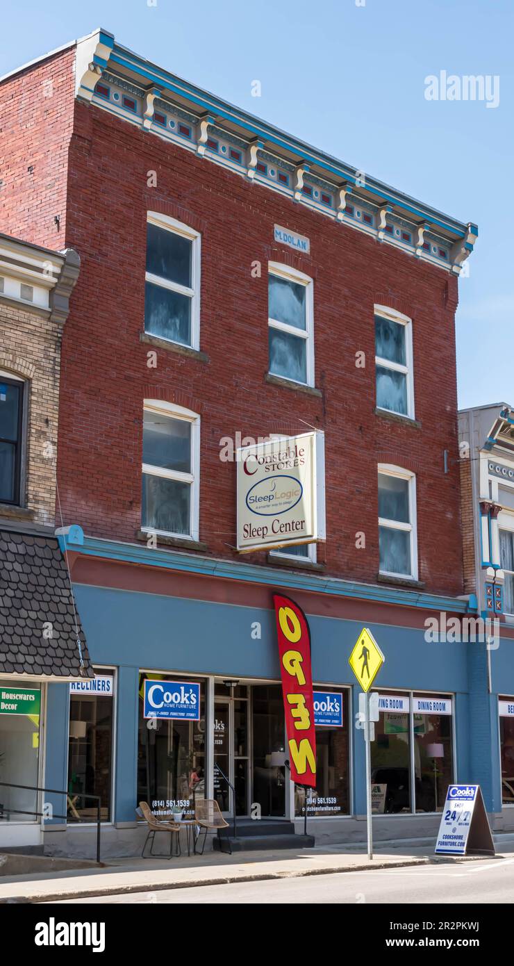 Three story brick building structure hi-res stock photography and ...