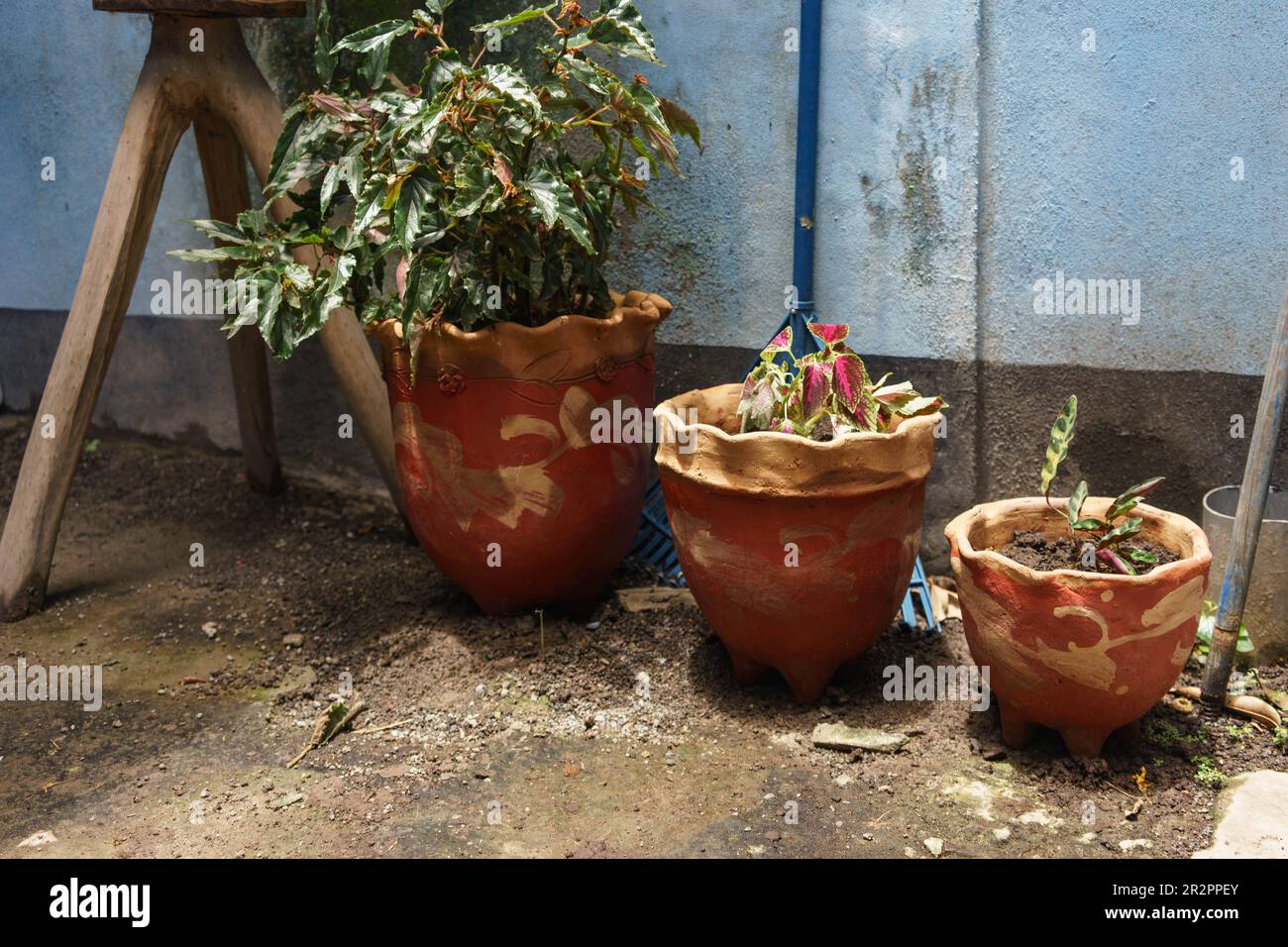 Decorated artesanal pots red clay hi-res stock photography and images ...