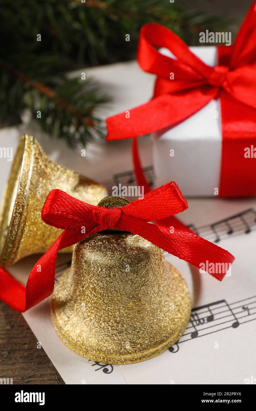Jingle bells carol hi-res stock photography and images - Alamy