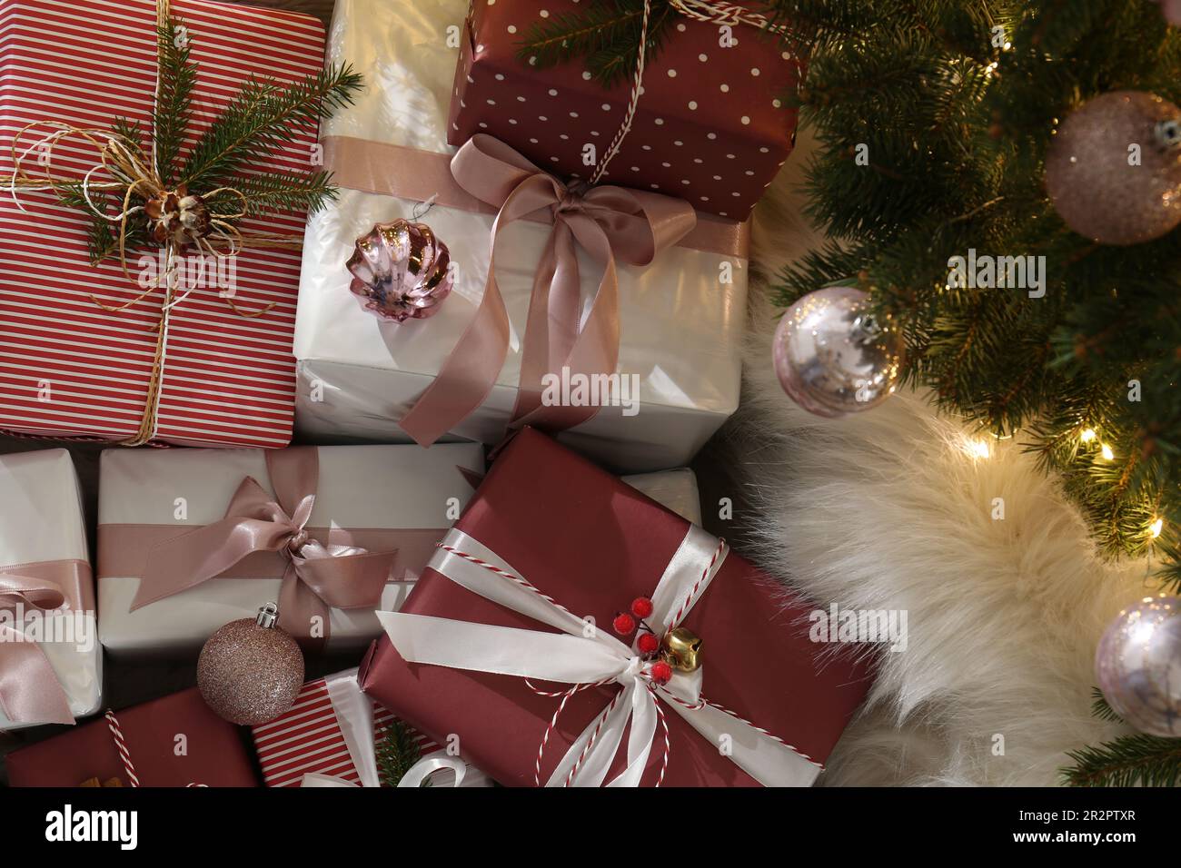 Big christmas tree small house hi-res stock photography and images - Alamy