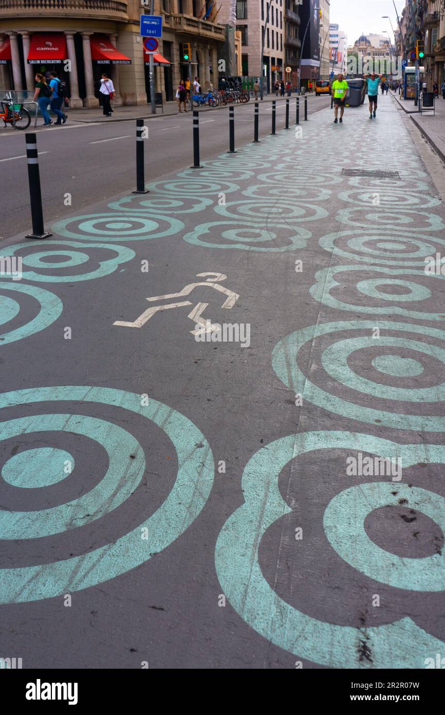 Interesting graphics indicating a pedestrian only walkway. Barcelona ...