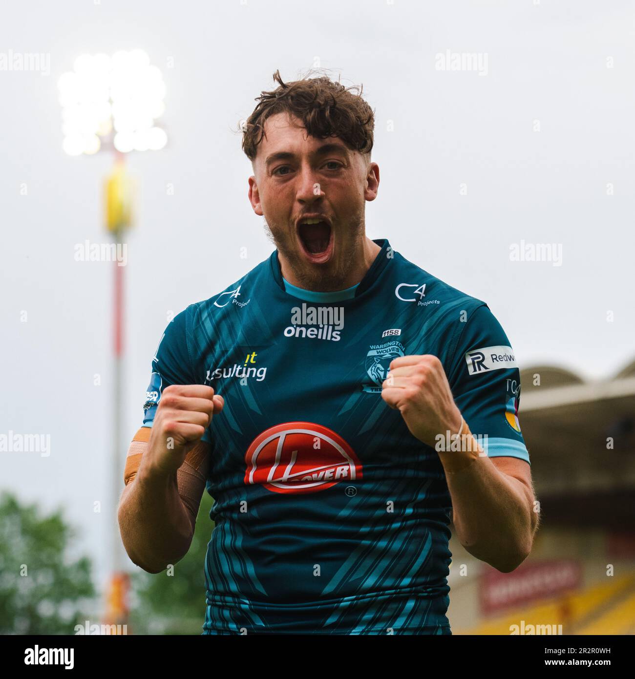 Warrington Wolves players celebrate victory against Catalans Dragons in ...