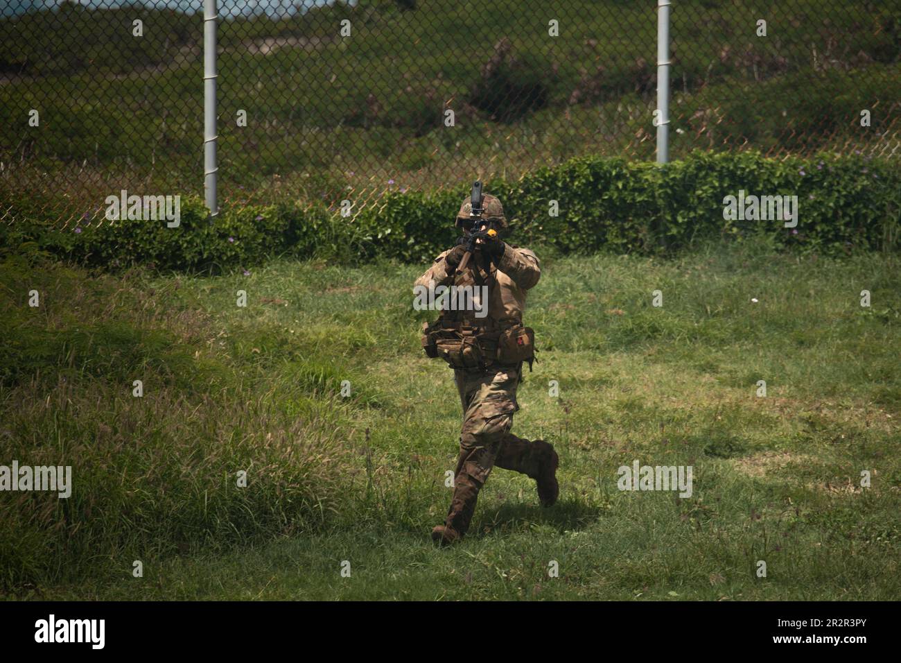 A U.S. Army infantryman with Bravo Company, 2nd Battalion, 35th ...