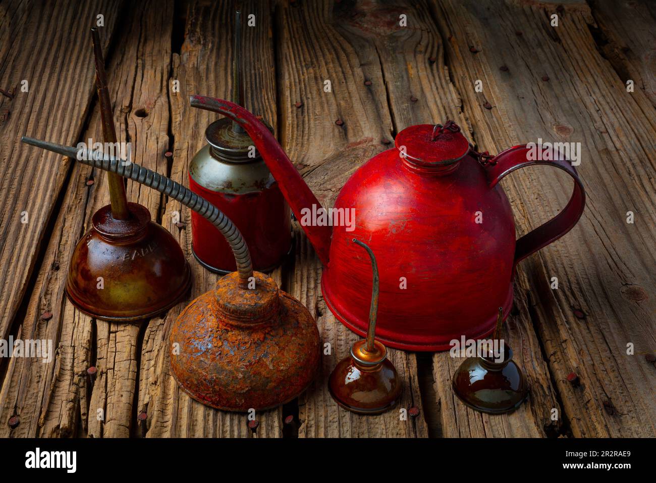 Vintage oil cans hi-res stock photography and images - Alamy