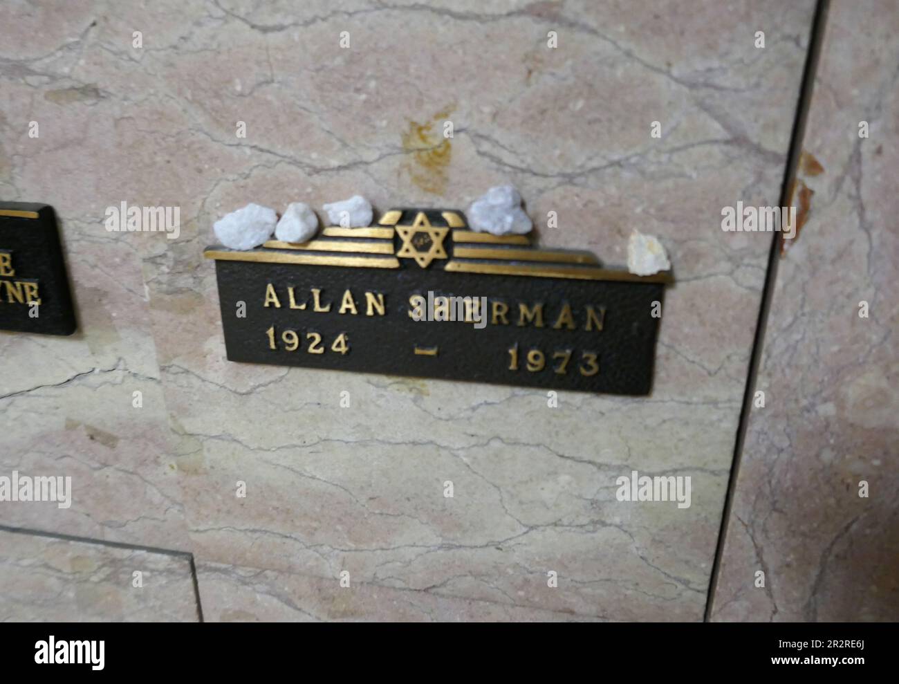 Los Angeles, California, USA 18th May 2023 Actor Allan Sherman Grave in ...