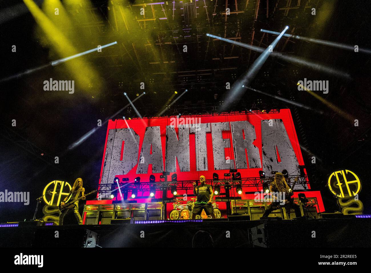 Rex Brown, left, Charlie Benante, Phil Anselmo, and Zakk Wylde of ...