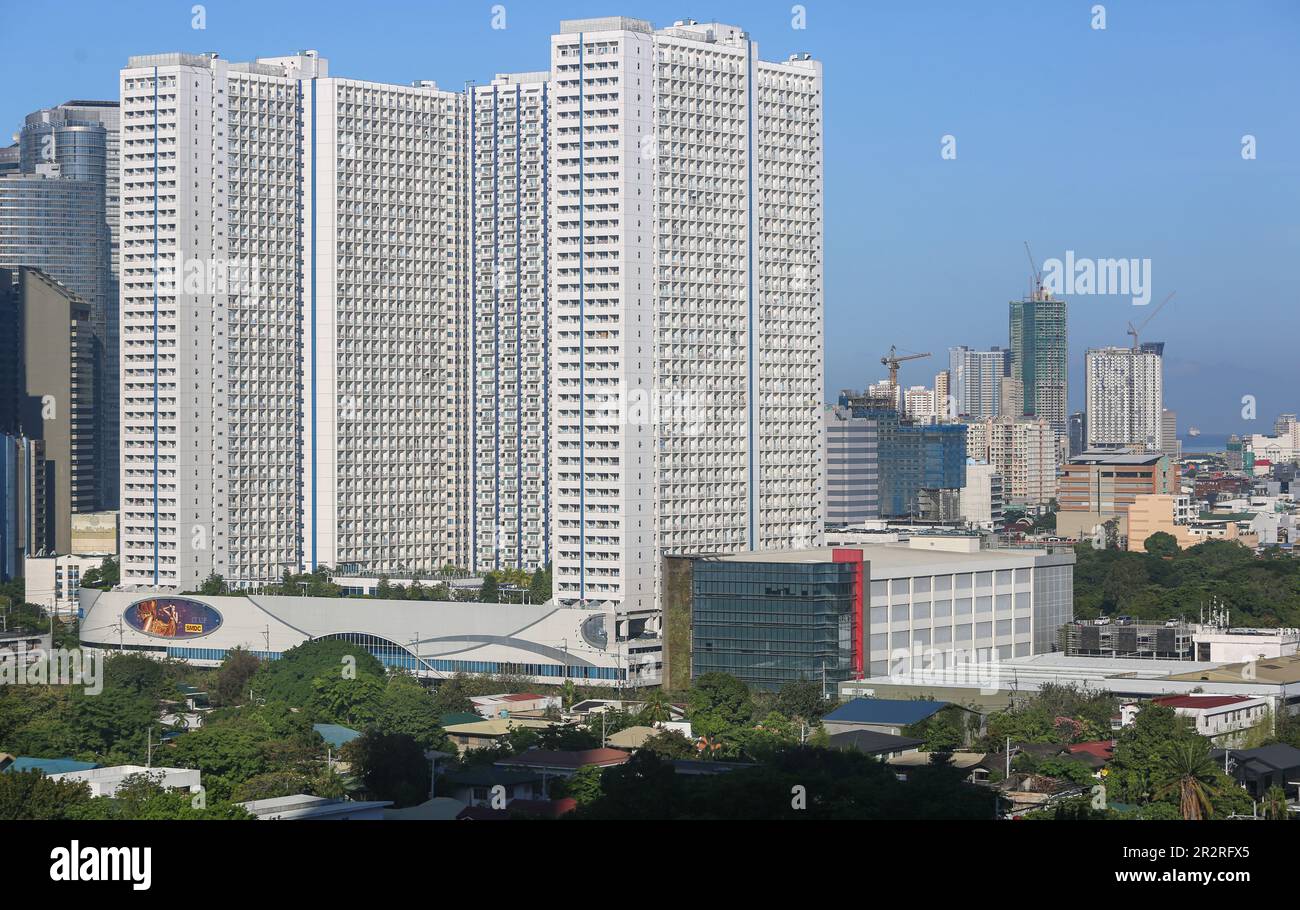 Makati city accident : SM mall Jazz Residences wall collapsed, 2 ...