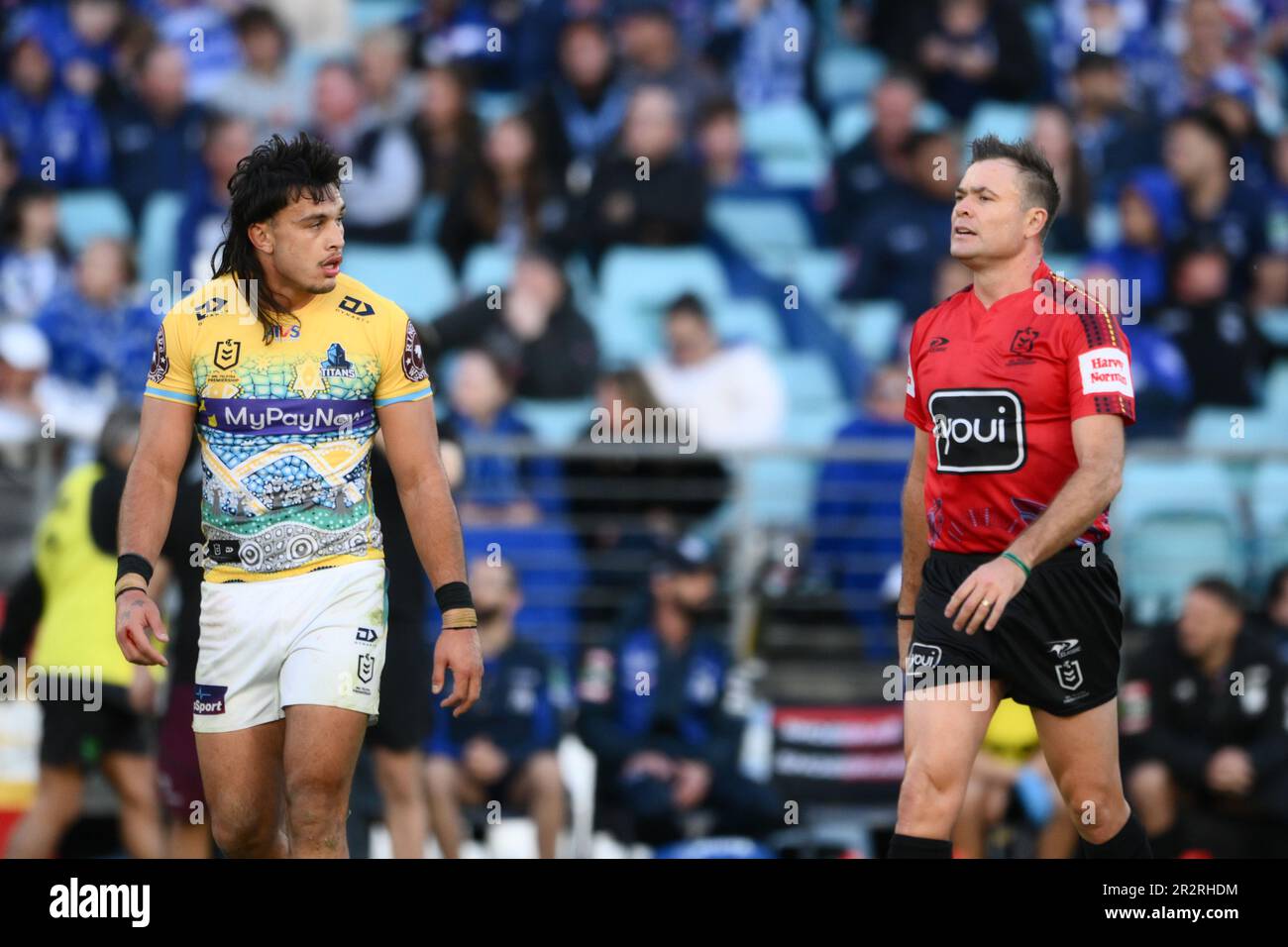 Tino Fa'asuamaleaui of the Titans and Referee Chris Butlerduring the ...