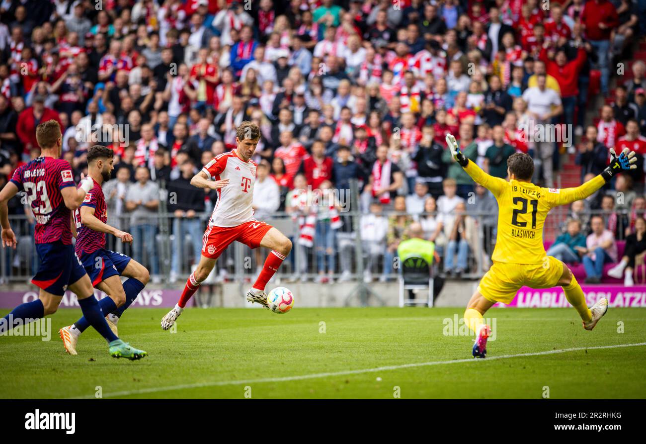 Munic, Germany. 20th Mai, 2023. Thomas Mueller (Muenchen), Janis Blaswich (RBL) FC Bayern ...