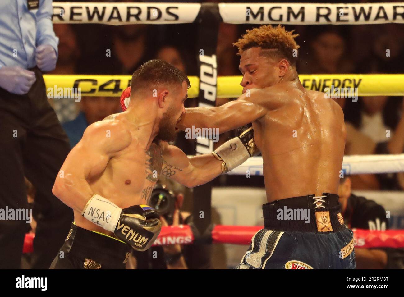 Lomachenko haney hi-res stock photography and images - Alamy