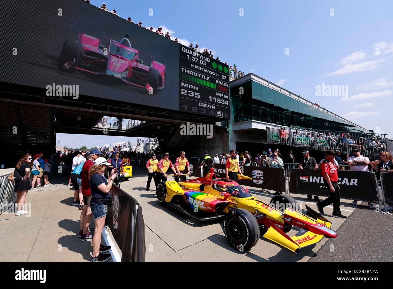 Pit row hi-res stock photography and images - Alamy