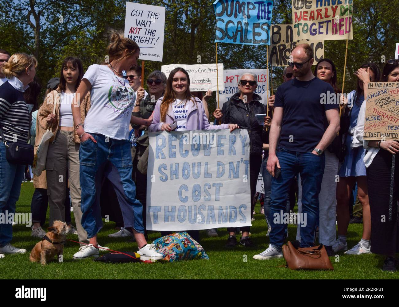 Dump the scales campaign hi-res stock photography and images - Alamy
