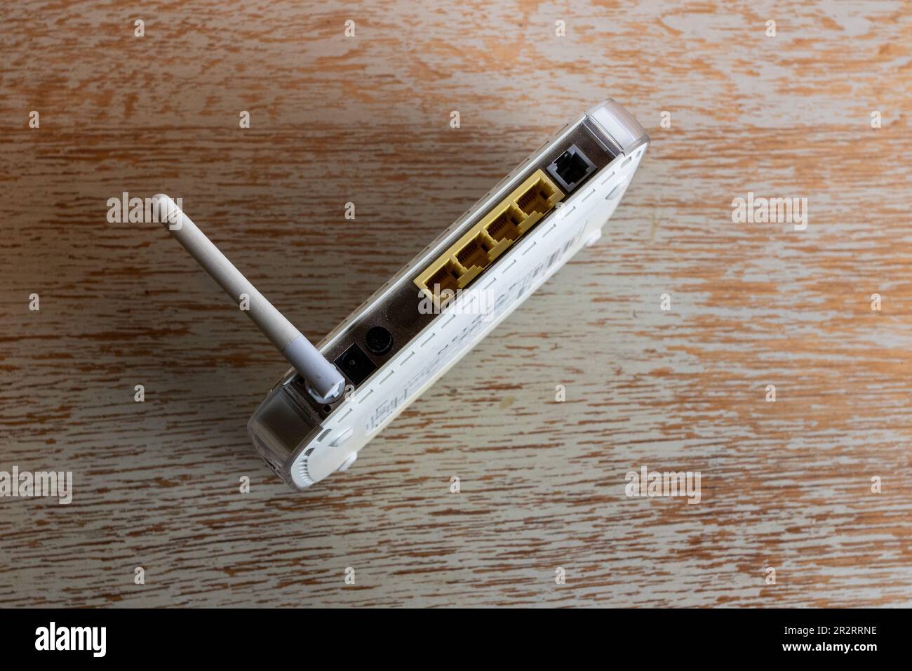 Netgear 54 Mbps Wireless ADSL Modem Router DG834G in attractive white ...