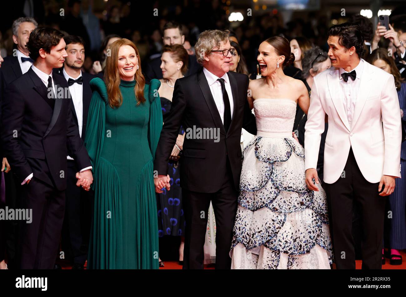 Cannes, Frankreich. 20th May, 2023. Cory Michael Smith, Julianne Moore, Todd Haynes, Natalie ...