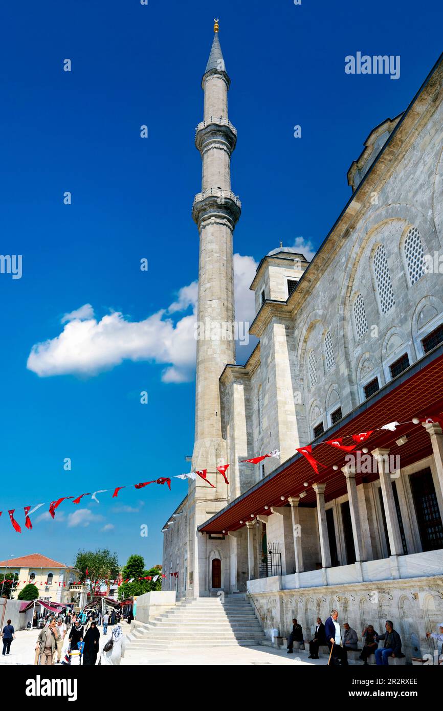 Istanbul Turkey. The Fatih Mosque Stock Photo - Alamy