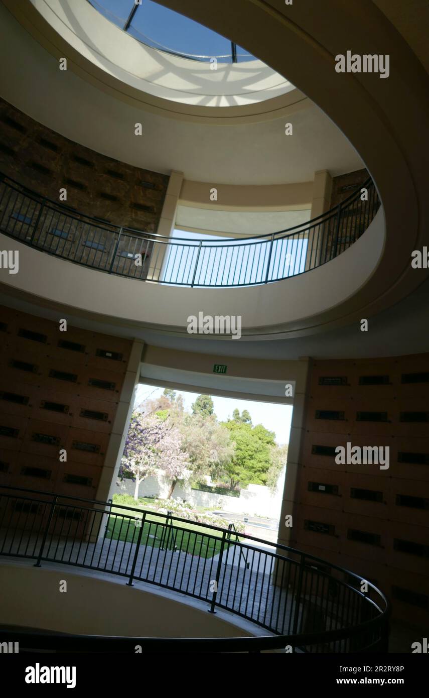 Los Angeles, California, USA 18th May 2023 Larry King Grave in Court of ...