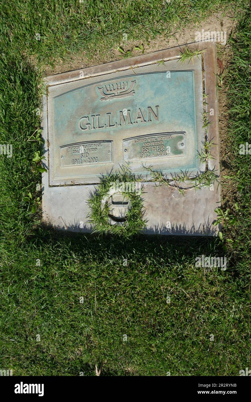Los Angeles, California, USA 18th May 2023 Hall of Ffame Football Coach Sid Gillman Grave in ...