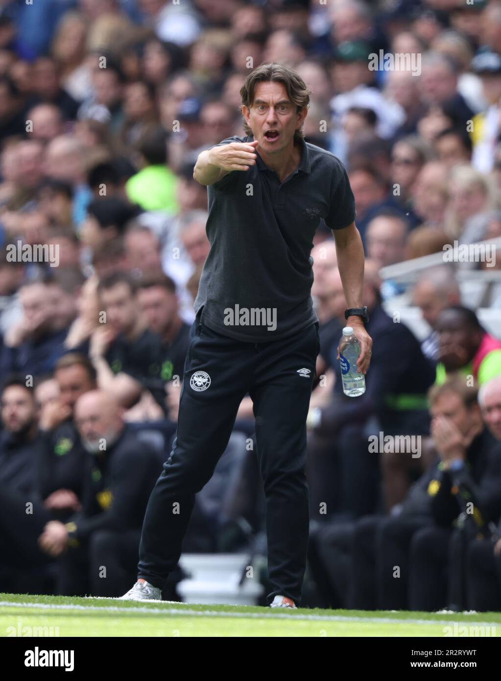 Coach thomas frank tottenham hotspur hi-res stock photography and ...