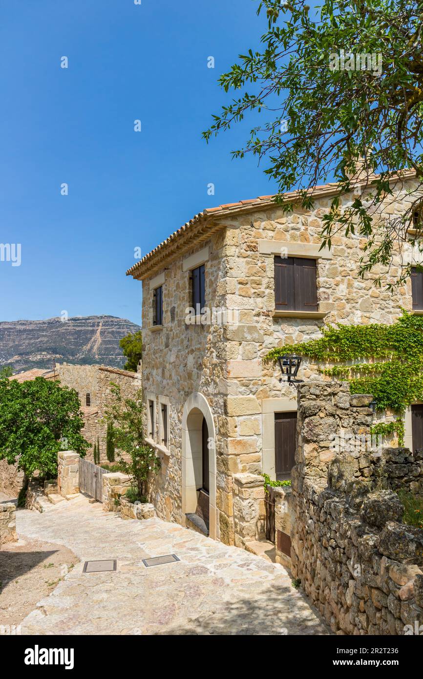 Typical spanish house in the historic mountain village of Siurana ...