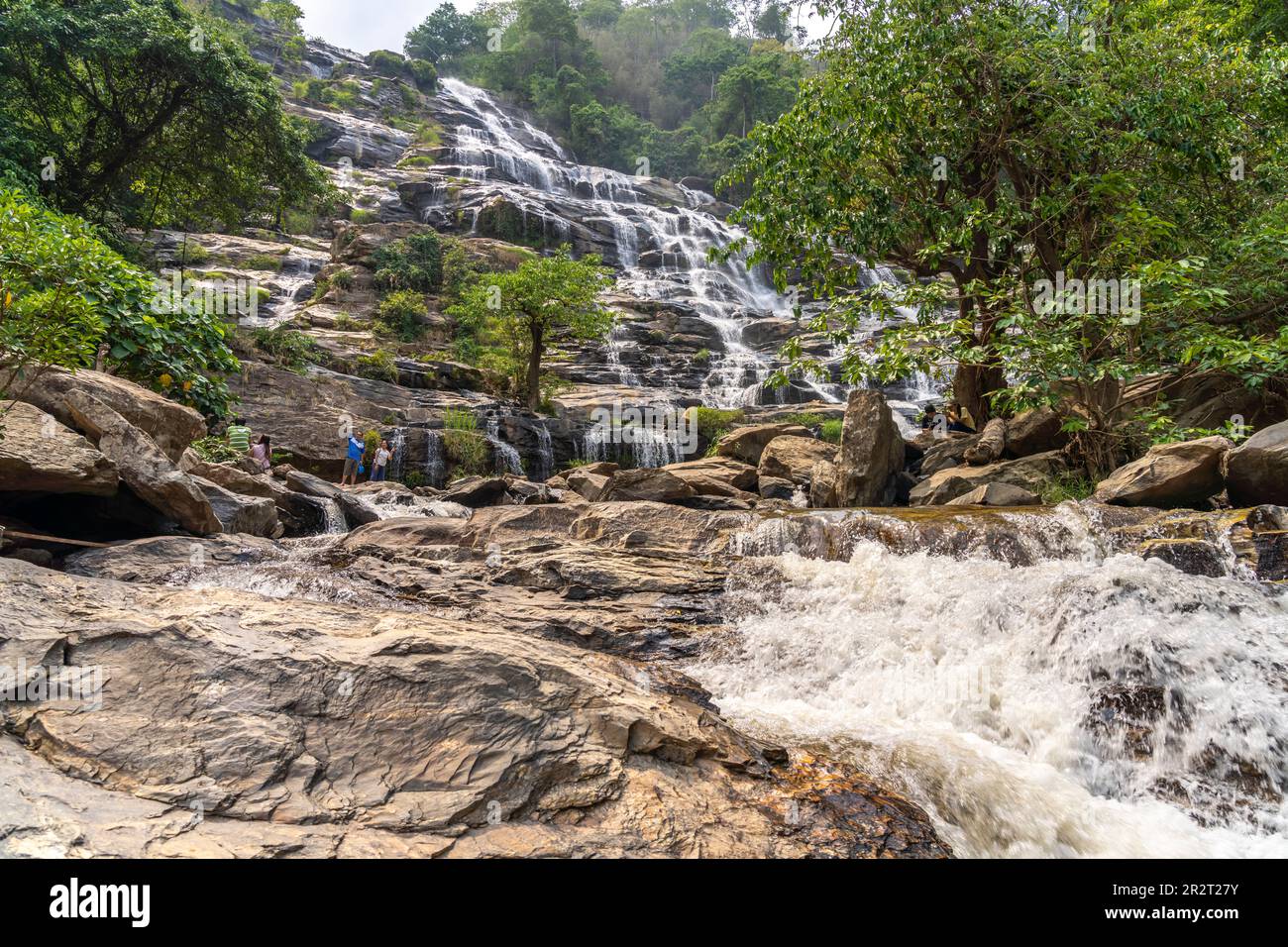 Mae Ya Wasserfall im Doi Inthanon Nationalpark bei Chom Thong, Chiang ...