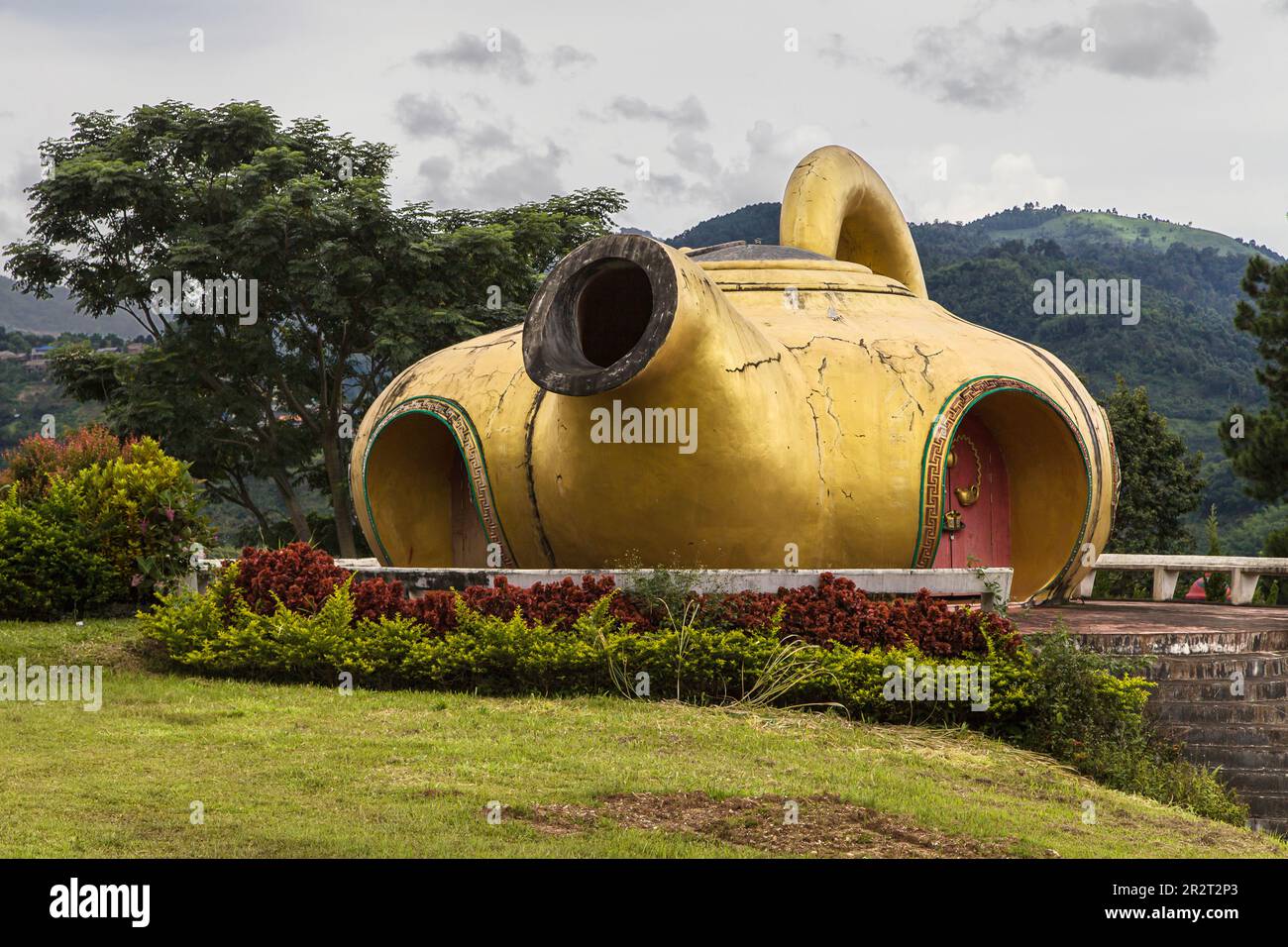 Wang put tan tea plantation hi-res stock photography and images - Alamy