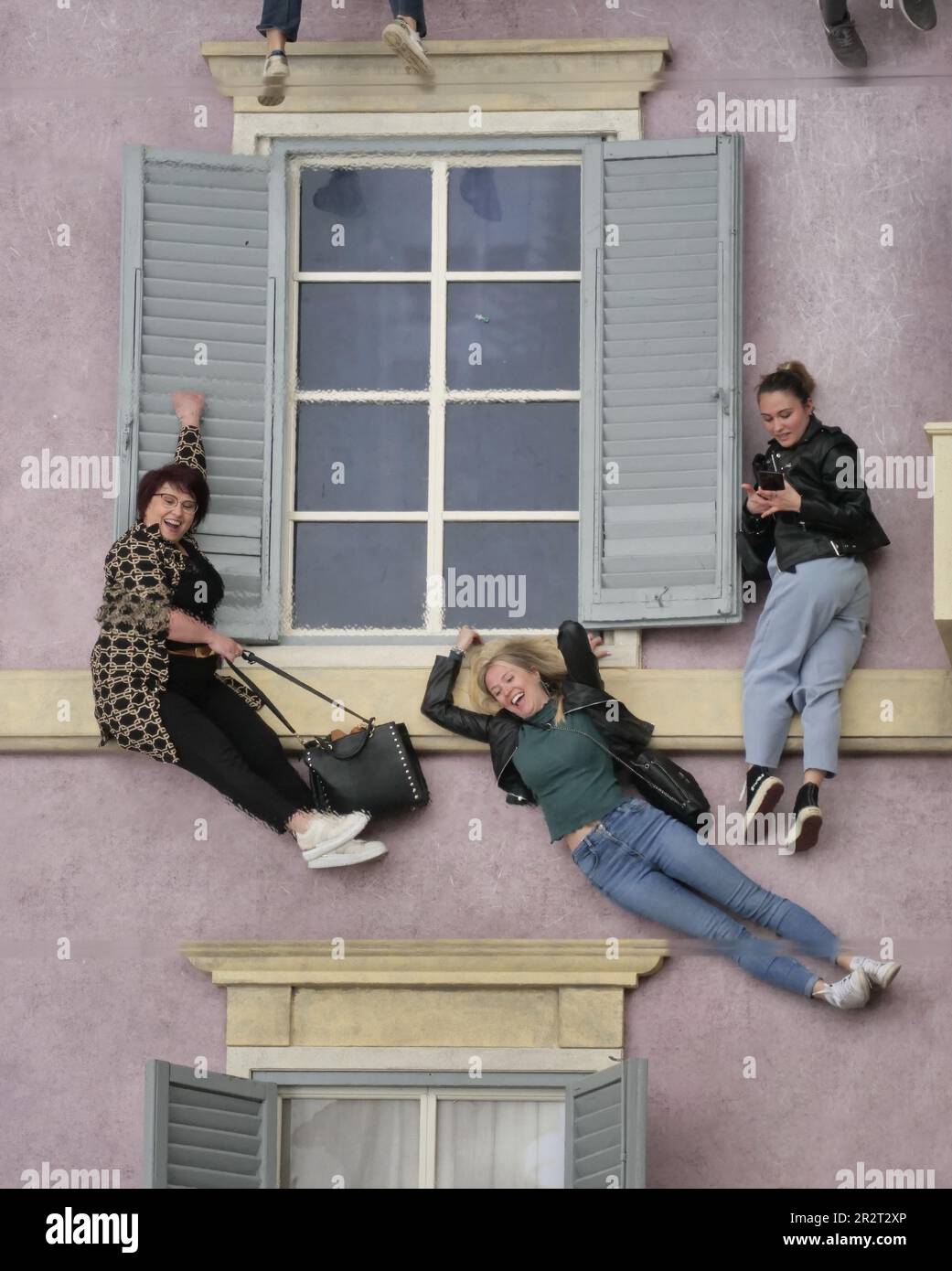 Over the threshold by Leandro Erlich exhibition at the royal palace in ...