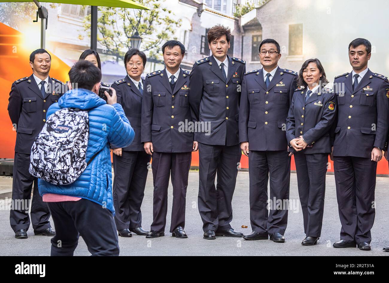 Police posing for photo hi-res stock photography and images - Alamy