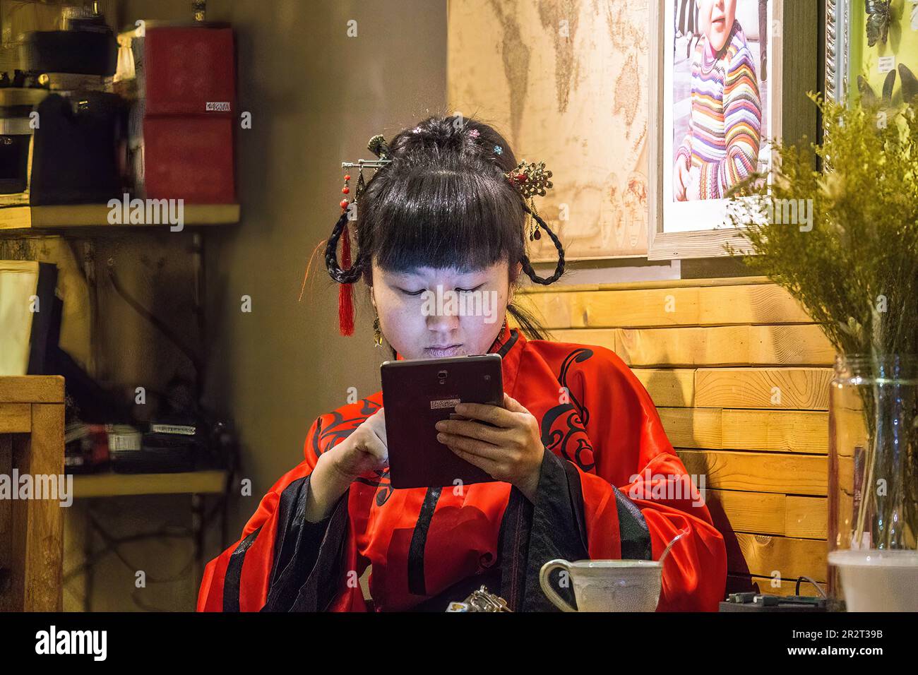 Women dressed up hi-res stock photography and images - Alamy