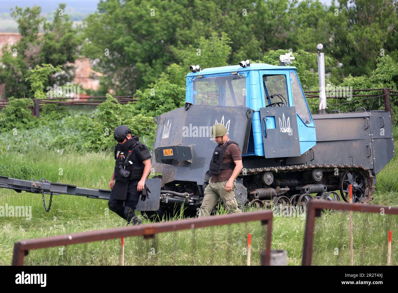 Non Exclusive: KHARKIV REGION, UKRAINE - MAY 19, 2023 - Sappers stand ...