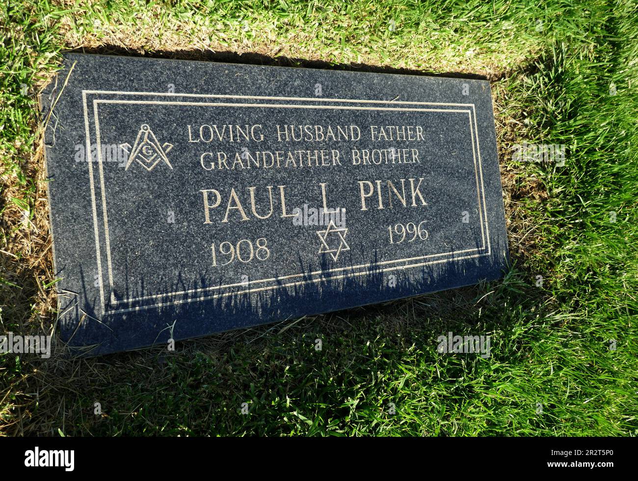 Los Angeles, California, USA 18th May 2023 Paul L. Pink Grave in Mount ...