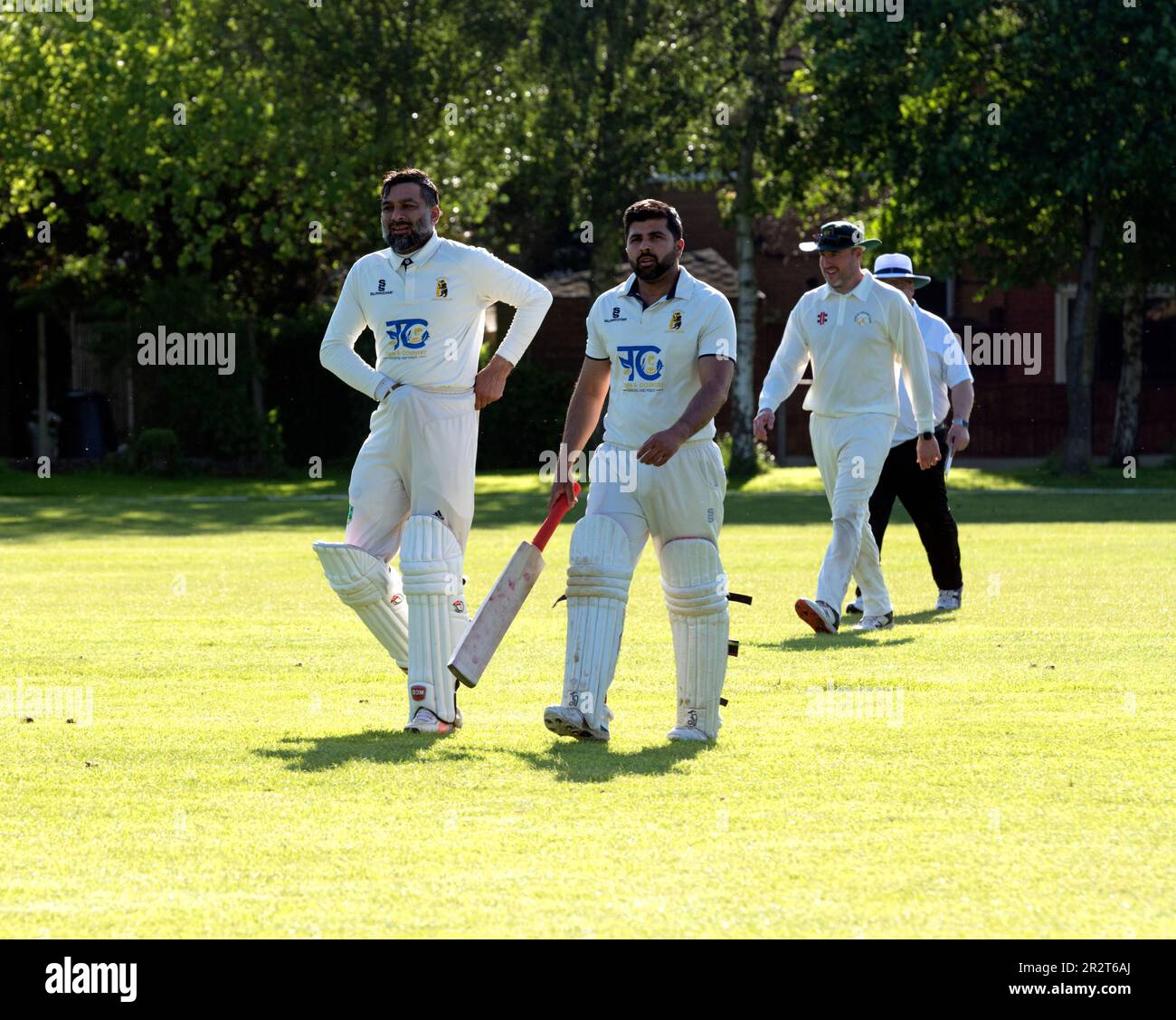 Cricket players batsman hi-res stock photography and images - Alamy