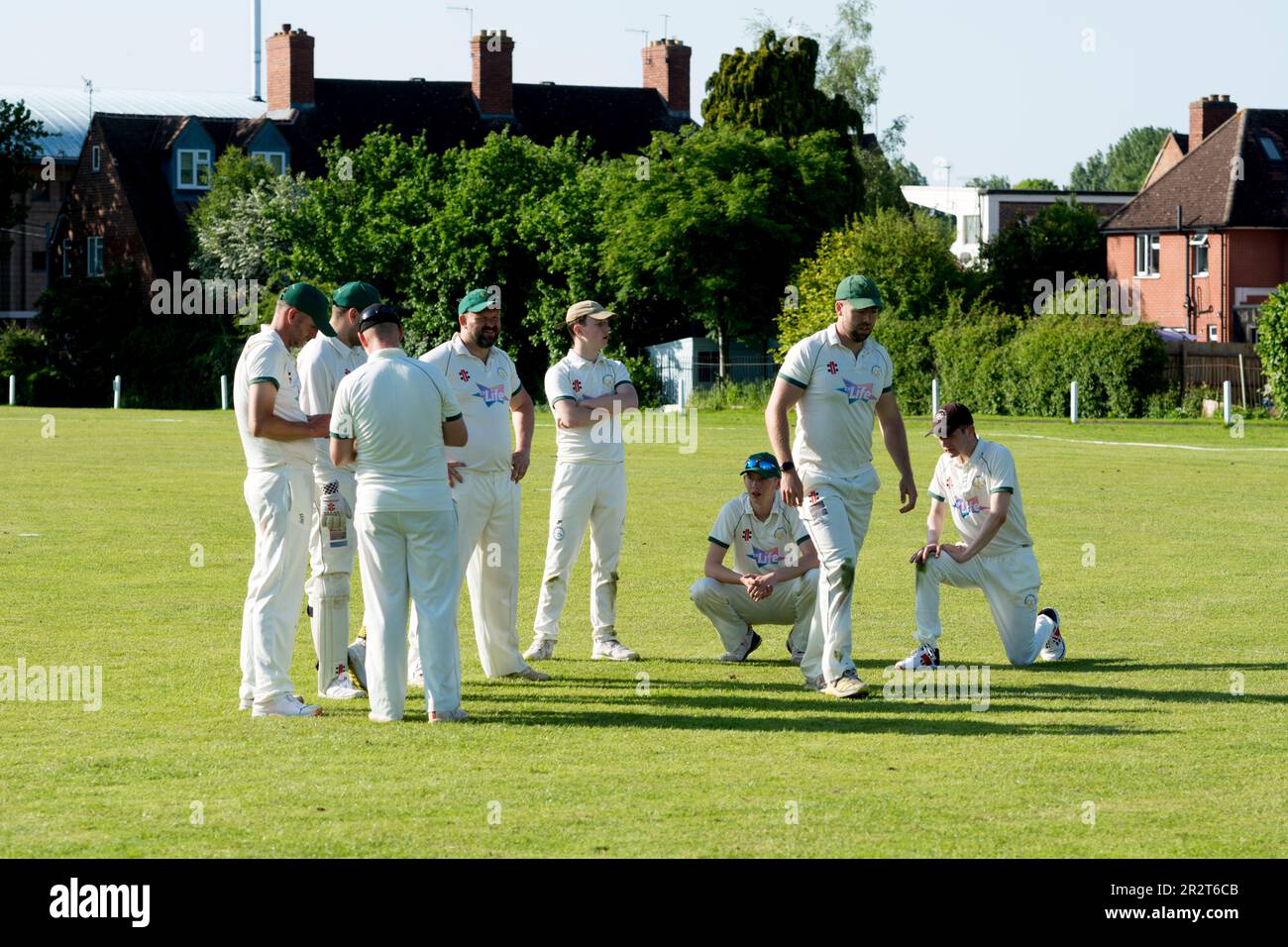 Cricket players wearing whites hi-res stock photography and images - Alamy