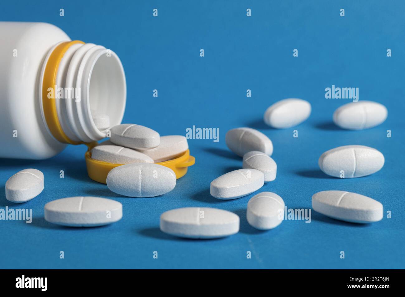 Capsule form hi-res stock photography and images - Alamy
