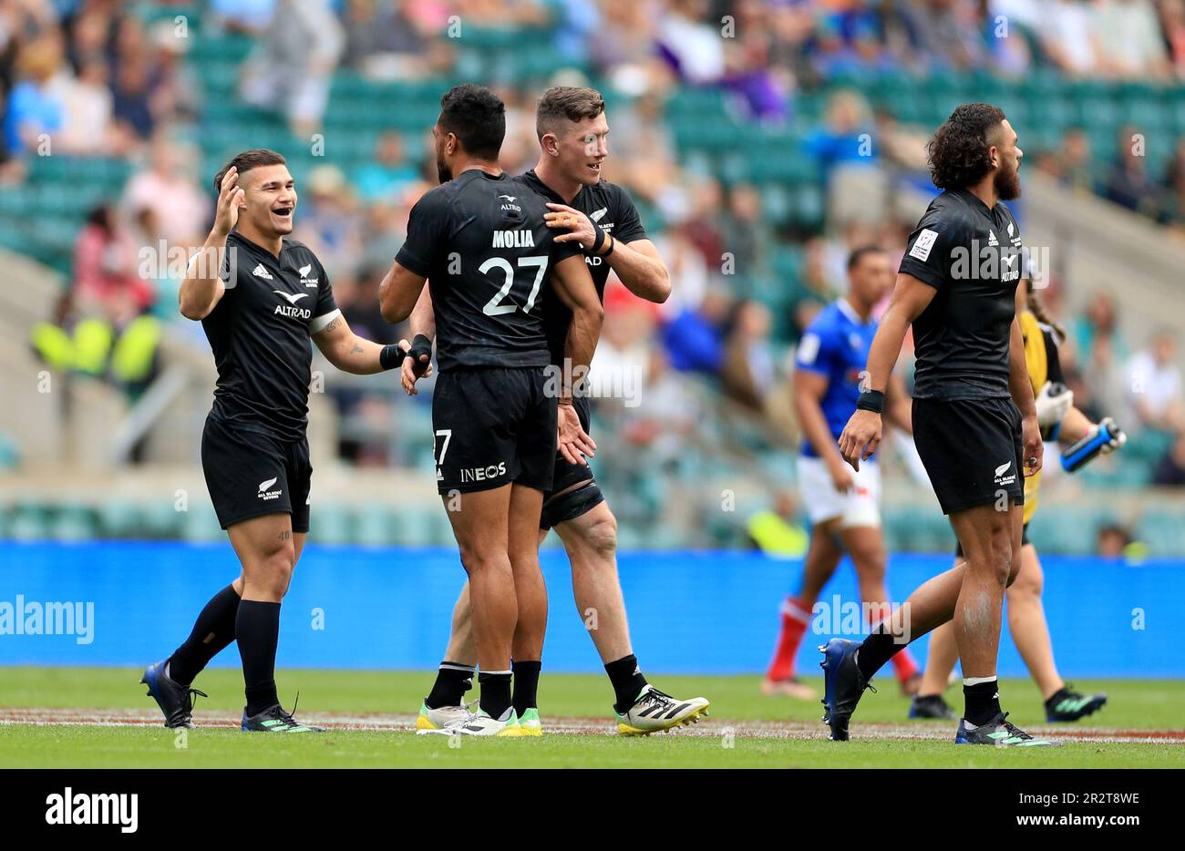 New Zealand’s Tepaea Savage (left) and Sione Molia (second left ...