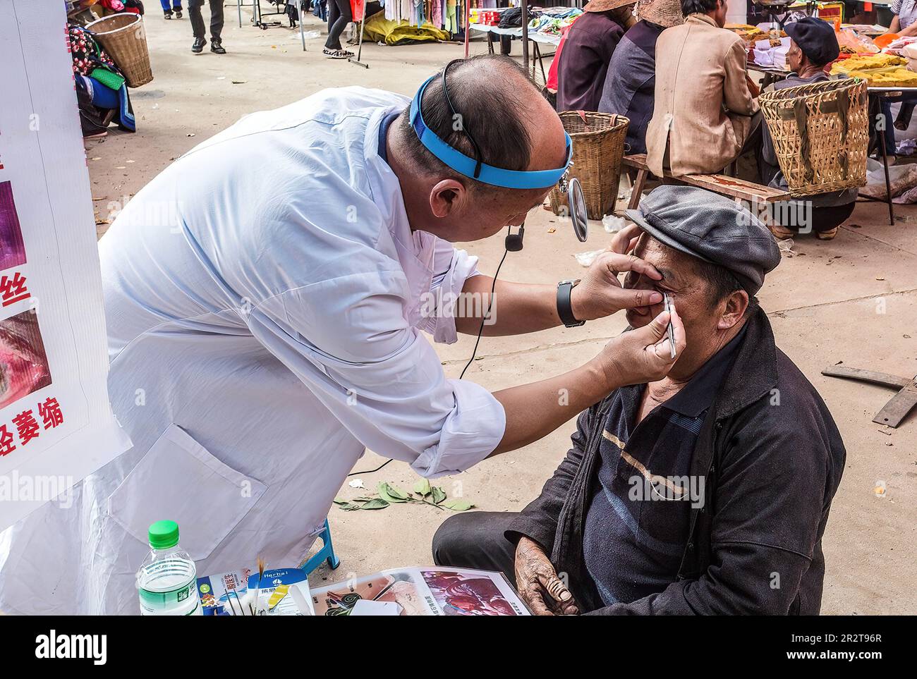 Chinese eye doctor Stock Photo - Alamy