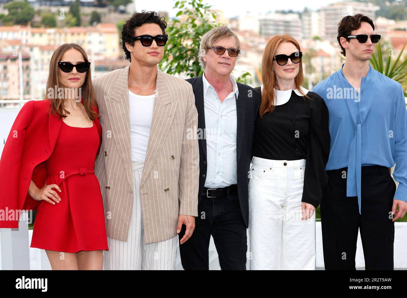 Cannes, France. 21st May, 2023. Natalie Portman, Charles Melton, Todd Haynes, Julianne Moore und ...