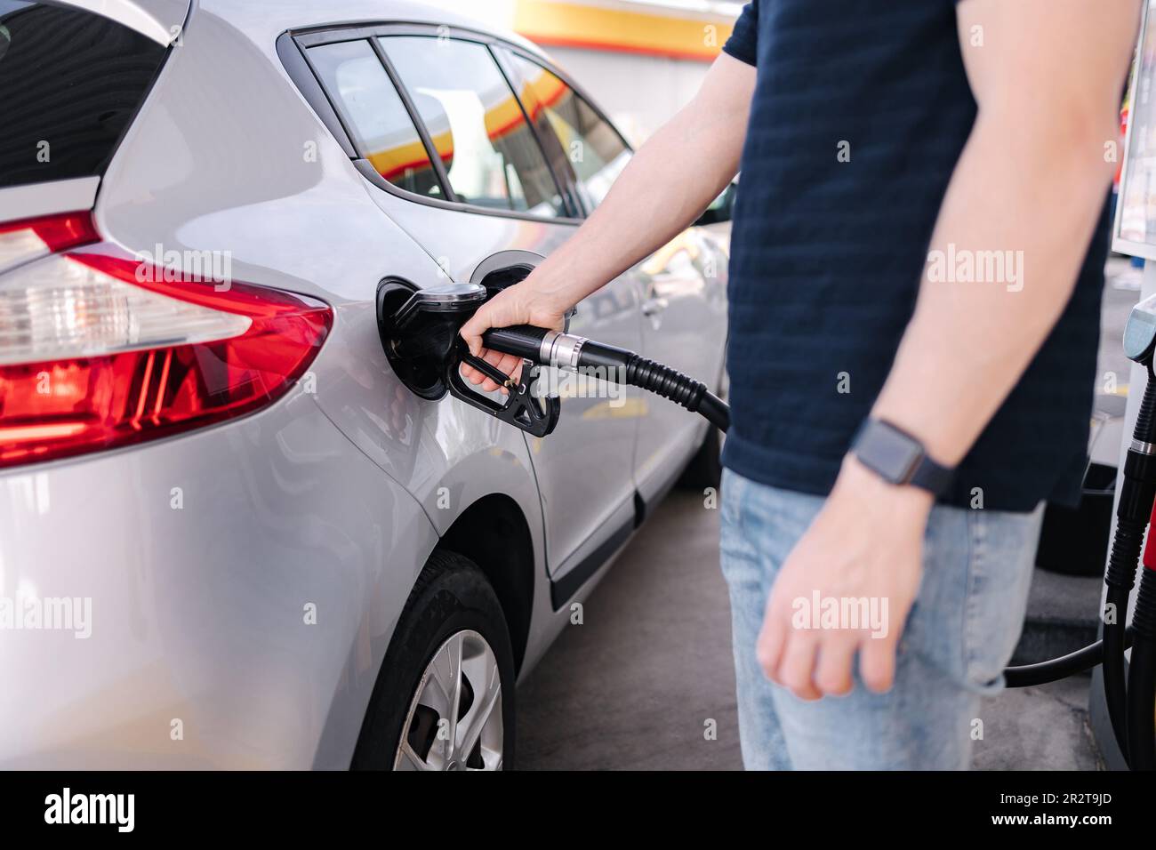 Pumping gas into a liquid hi-res stock photography and images - Alamy
