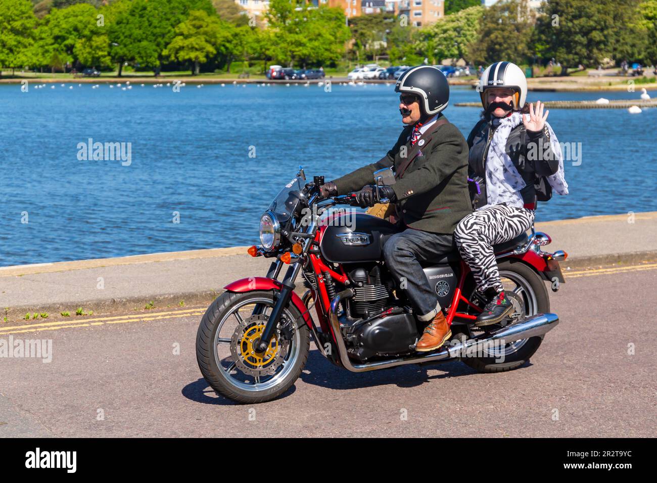 Man riding cafe racer motorcycle hi-res stock photography and images ...