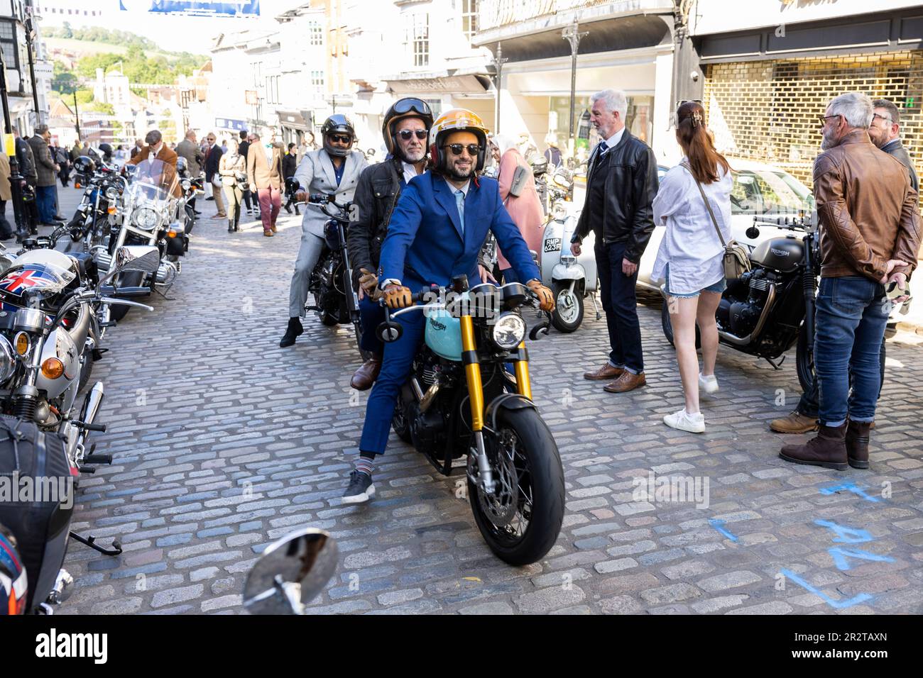 EDITORIAL USE ONLY Joe Wicks with his father at the start of the ...