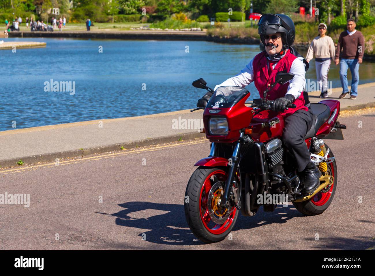Male motorcyclist riding kawasaki hi-res stock photography and images ...